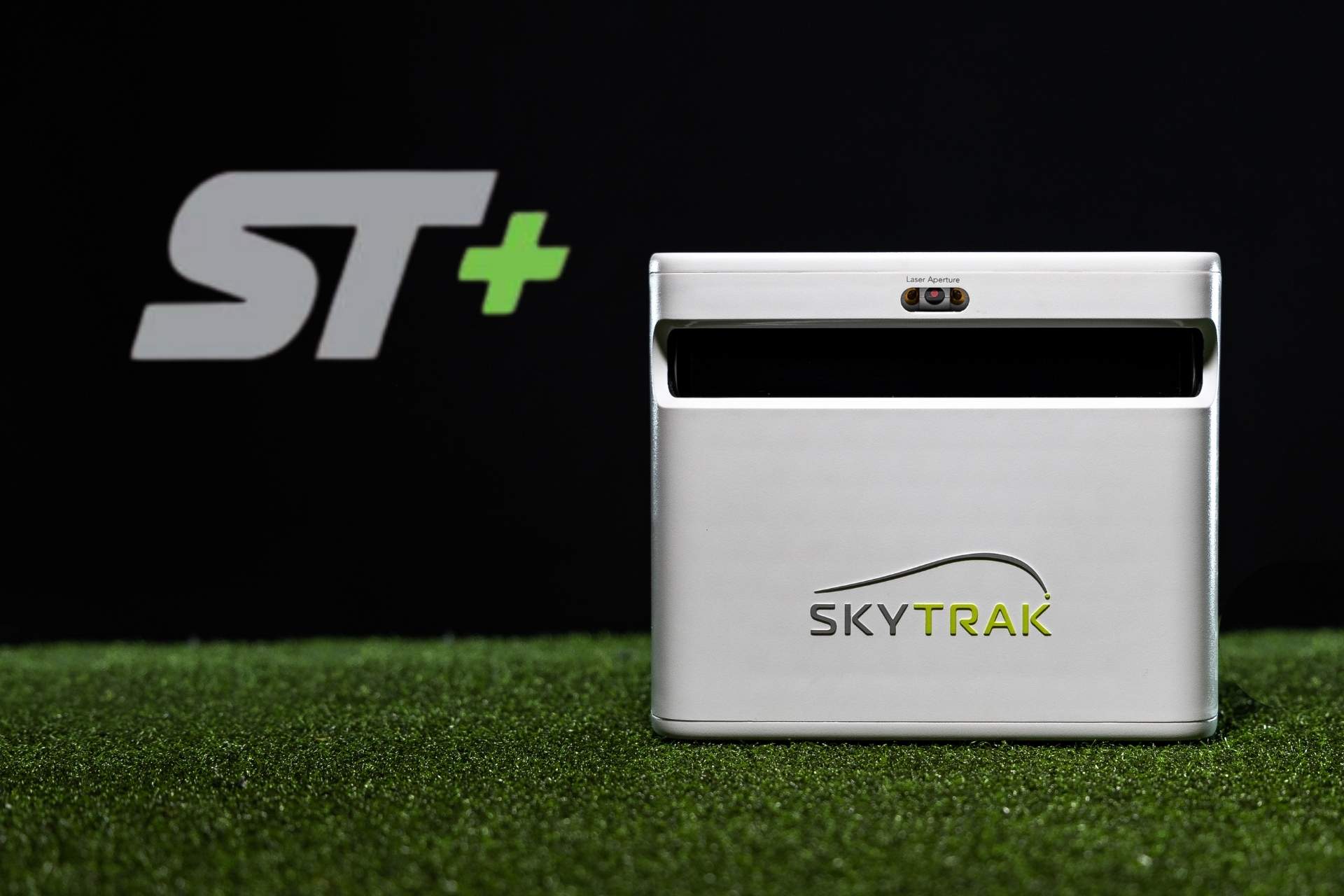 SKYTRAK ST+ Review: The Affordable, Pro-Grade Golf Launch Monitor